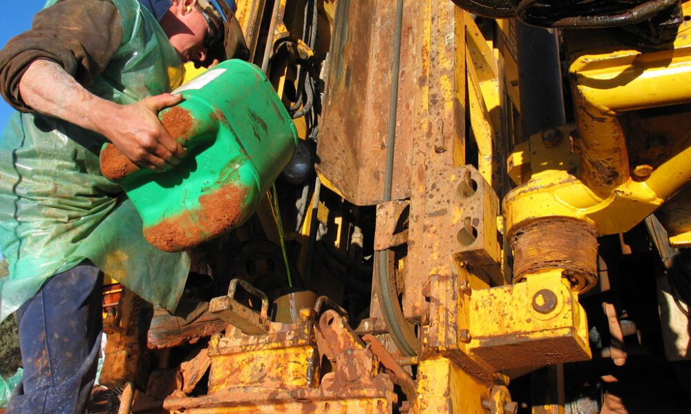Drilling Fluid Additives: Necessary Ingredient In The Oil Drilling ...