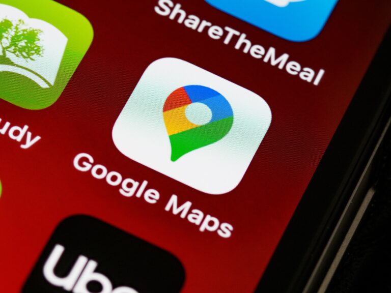 Review of Google Maps default on iPhone