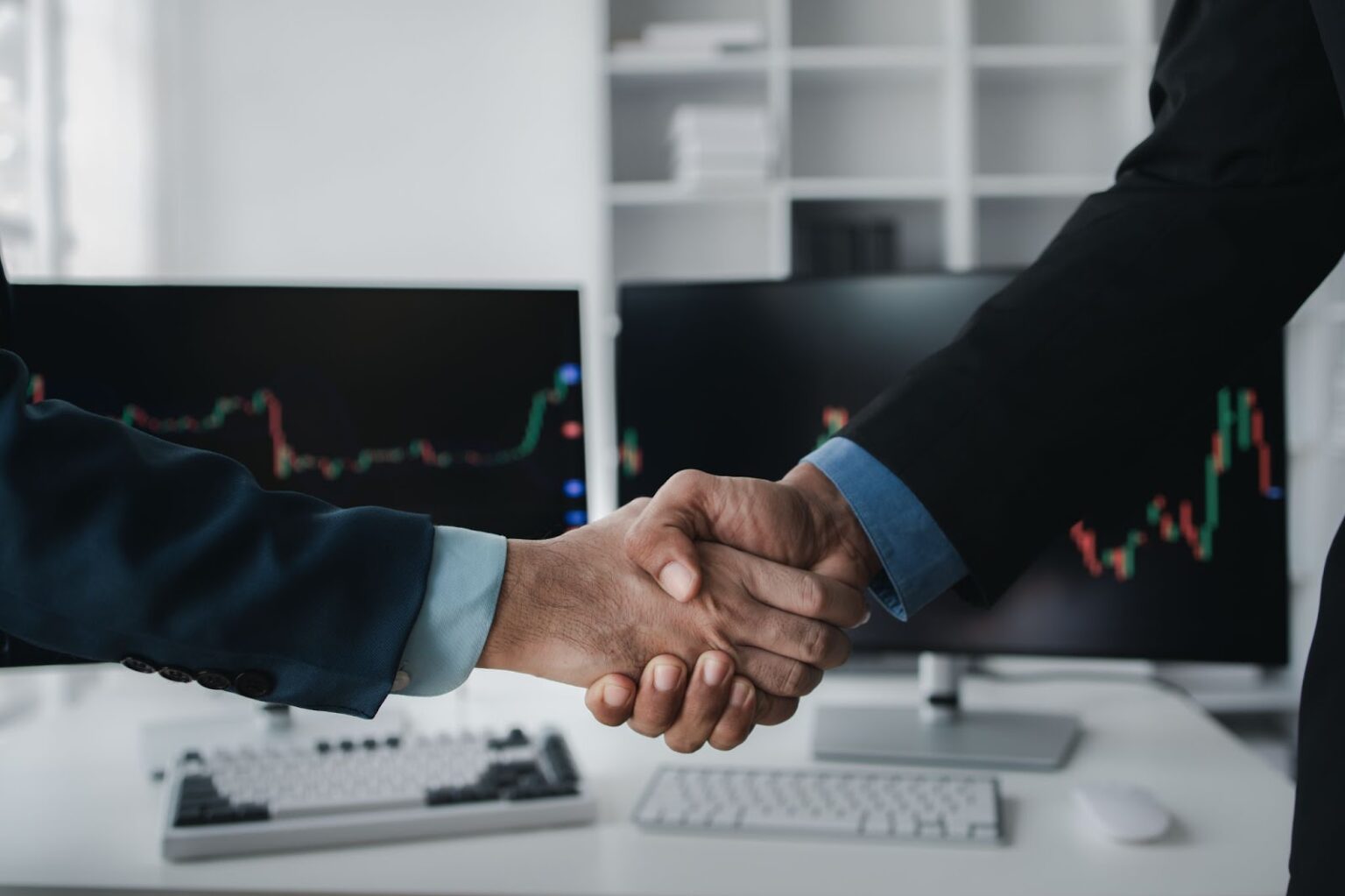 Scalping, Swing Trading, and Day Trading: Choosing the Right Style with ...