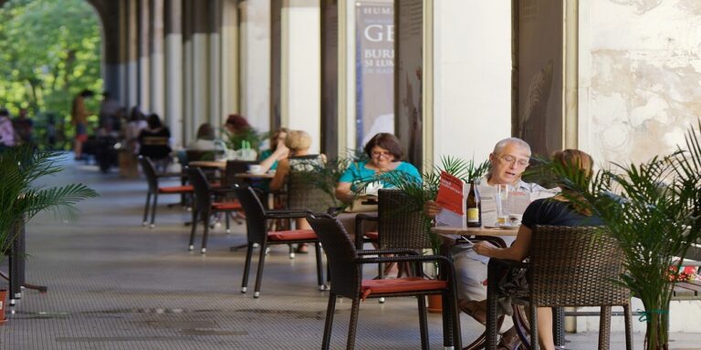 Understanding the Definition of a Restaurant - TechBullion