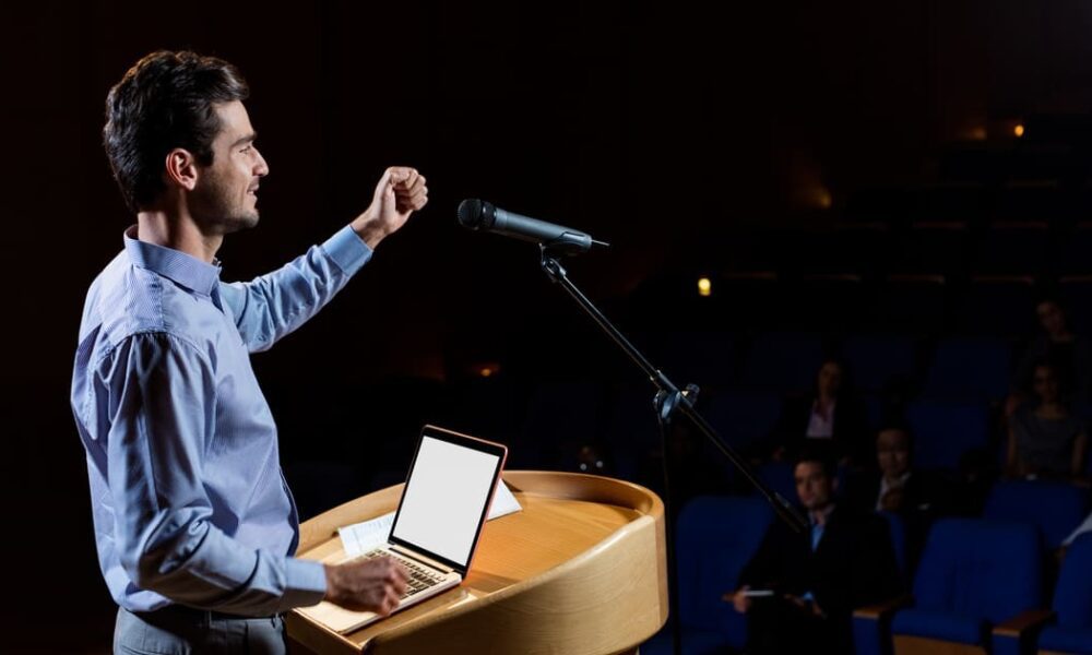 How to Write a Comprehensive Speech Using AI Speech Writer - TechBullion
