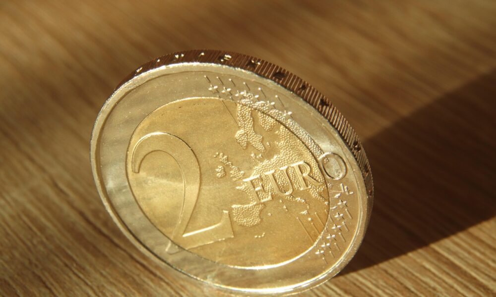 Is a Coin Flip Really 50/50? | Truth About Coin Toss and Online Flips ...