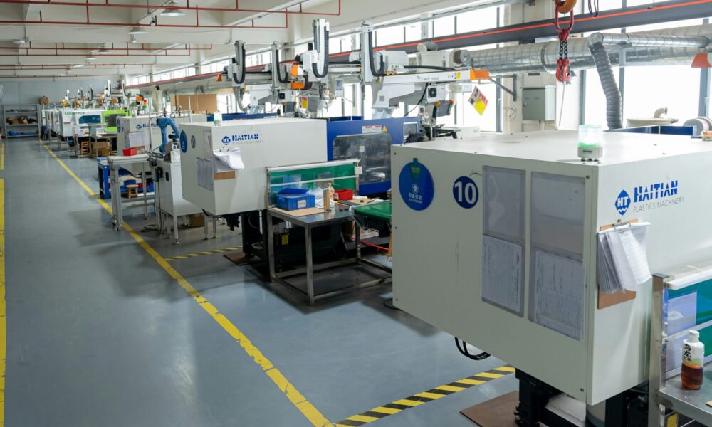 A Complete Guide to Purging Compounds in Injection Molding - TechBullion