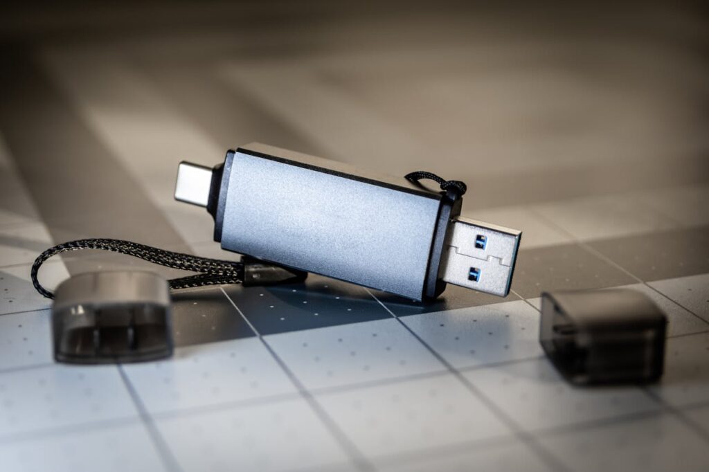 What to Look for in a High-Speed Flash Drive for Large File Transfers ...