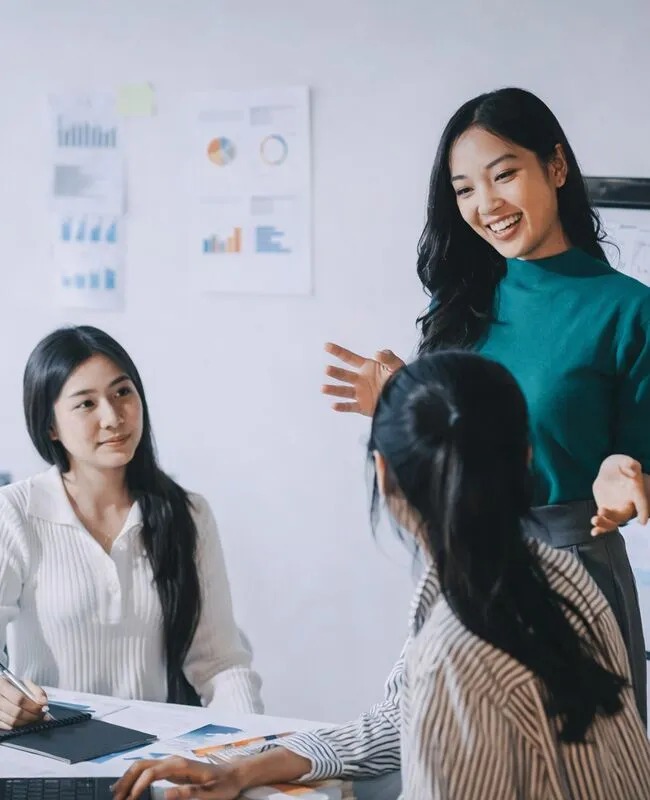 Navigating the Future of Business: How AI and Machine Learning Are ...