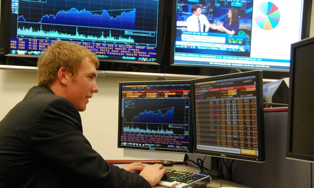7 Best Bloomberg Terminal Alternatives for Retail Investors in 2026 ...