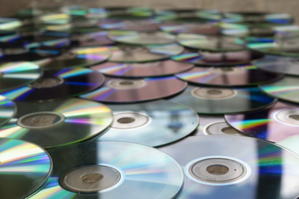 A next-gen optical disc targets 1,000x CD density, but room-temperature ...